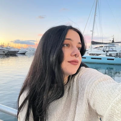 Maestro del piercing Mariia Hrusha | VEAN TATTOO